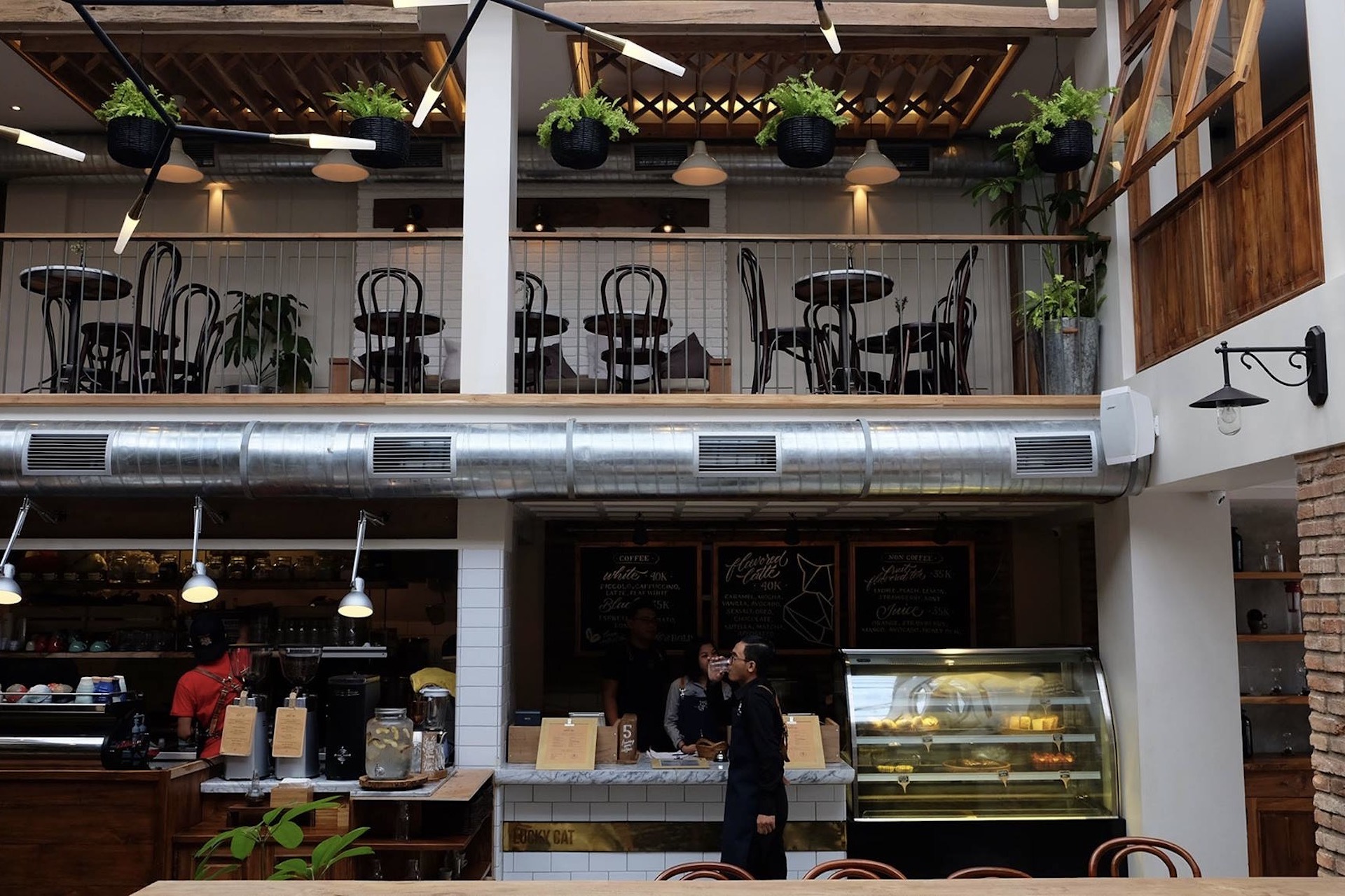Lucky Cat Coffee and Kitchen - SilverKris